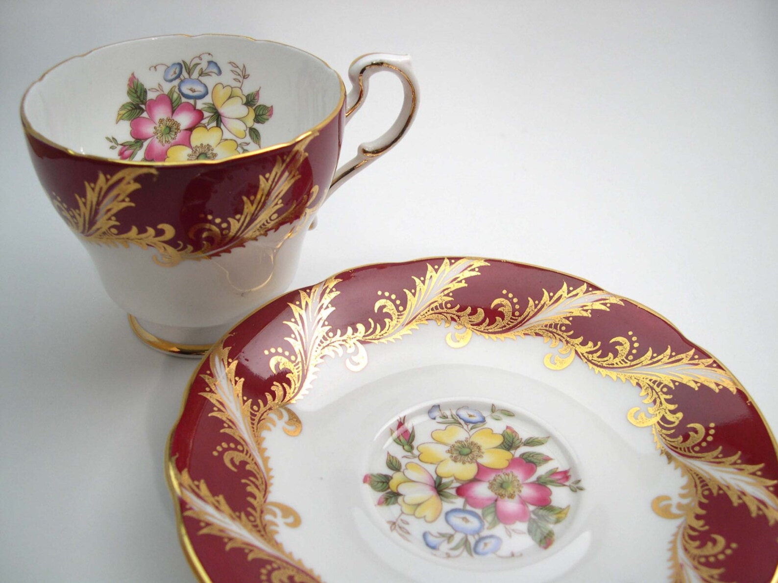 Red Paragon Tea Cup and Saucer Maroon Red With Flowers Red - Etsy Singapore