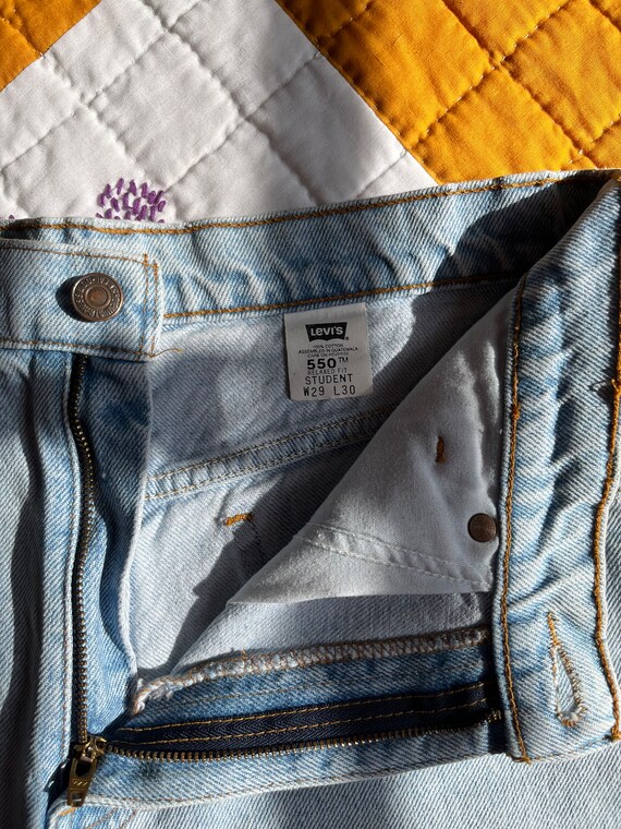 90s - LEVI'S 550 - Light Wash Cut-Off Denim Shorts, S… - Gem