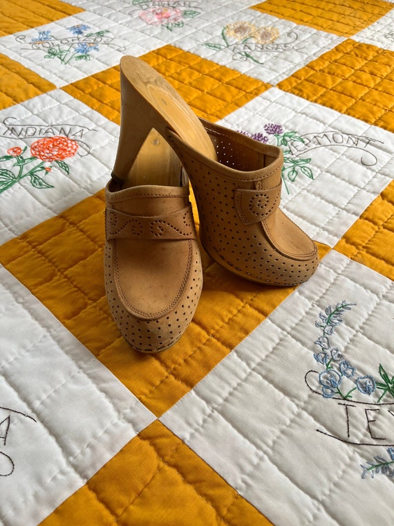 1970s brown leather clogs | 70's boho hippie - Gem