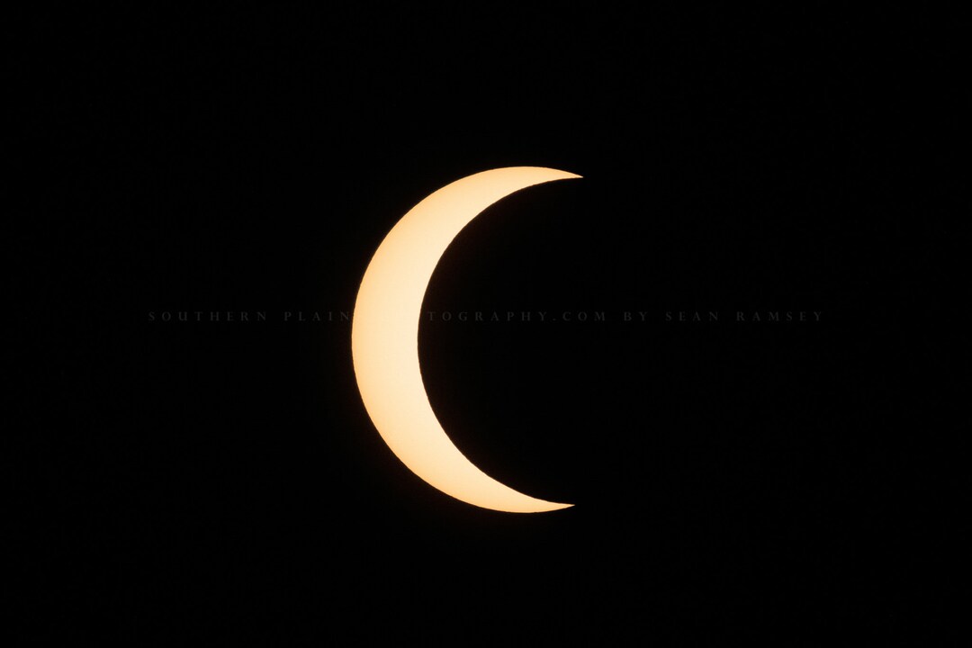 Celestial Photography Print Picture of Crescent Shaped Sun in Annular ...