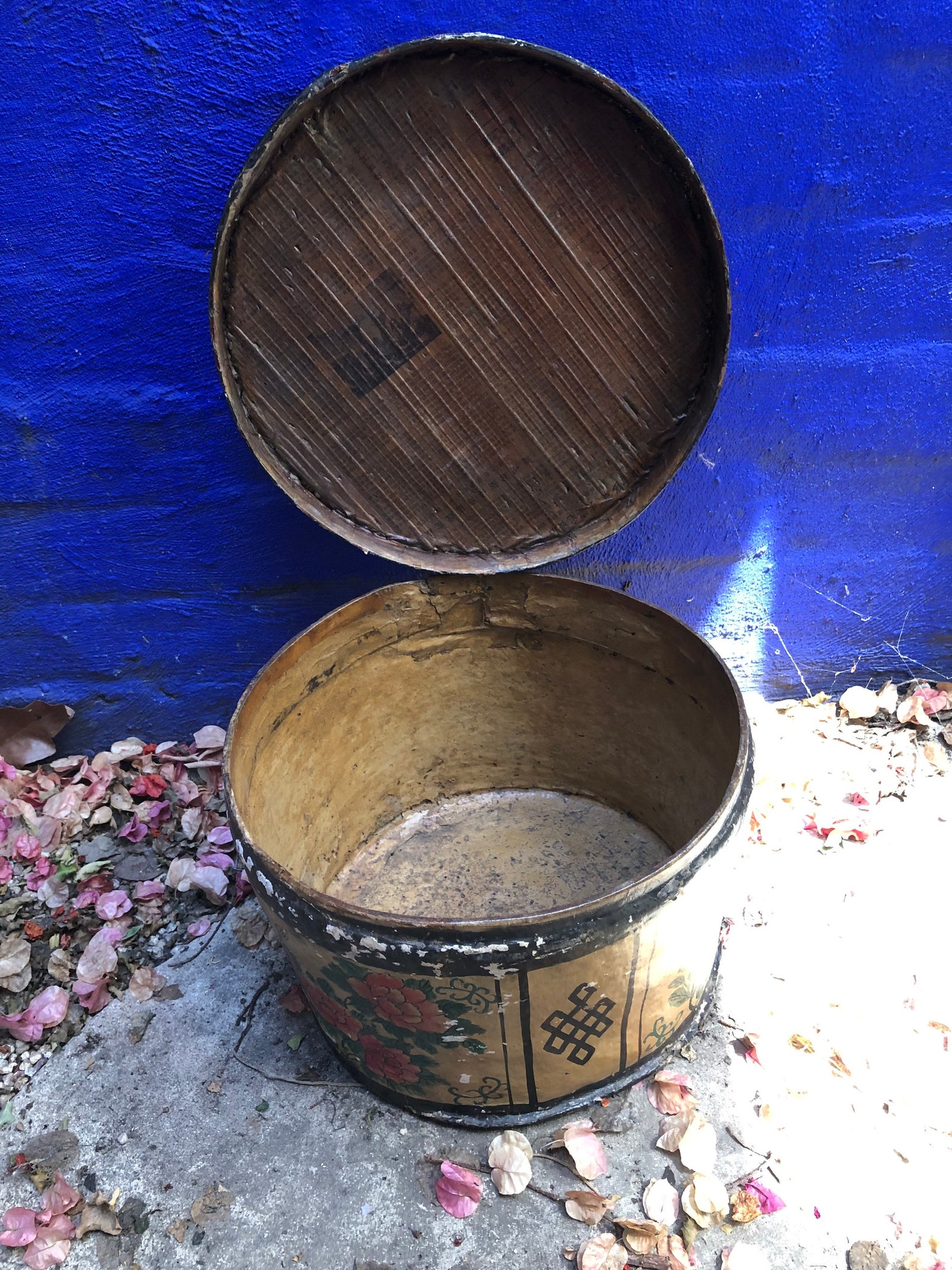 Vintage Chinese Paper Mache Decoupage Round Box With Hand - Etsy