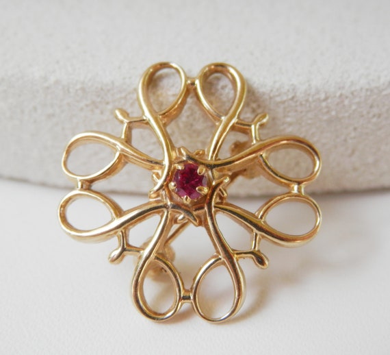 10K Gold Filled Vintage Ruby Pin - Gem
