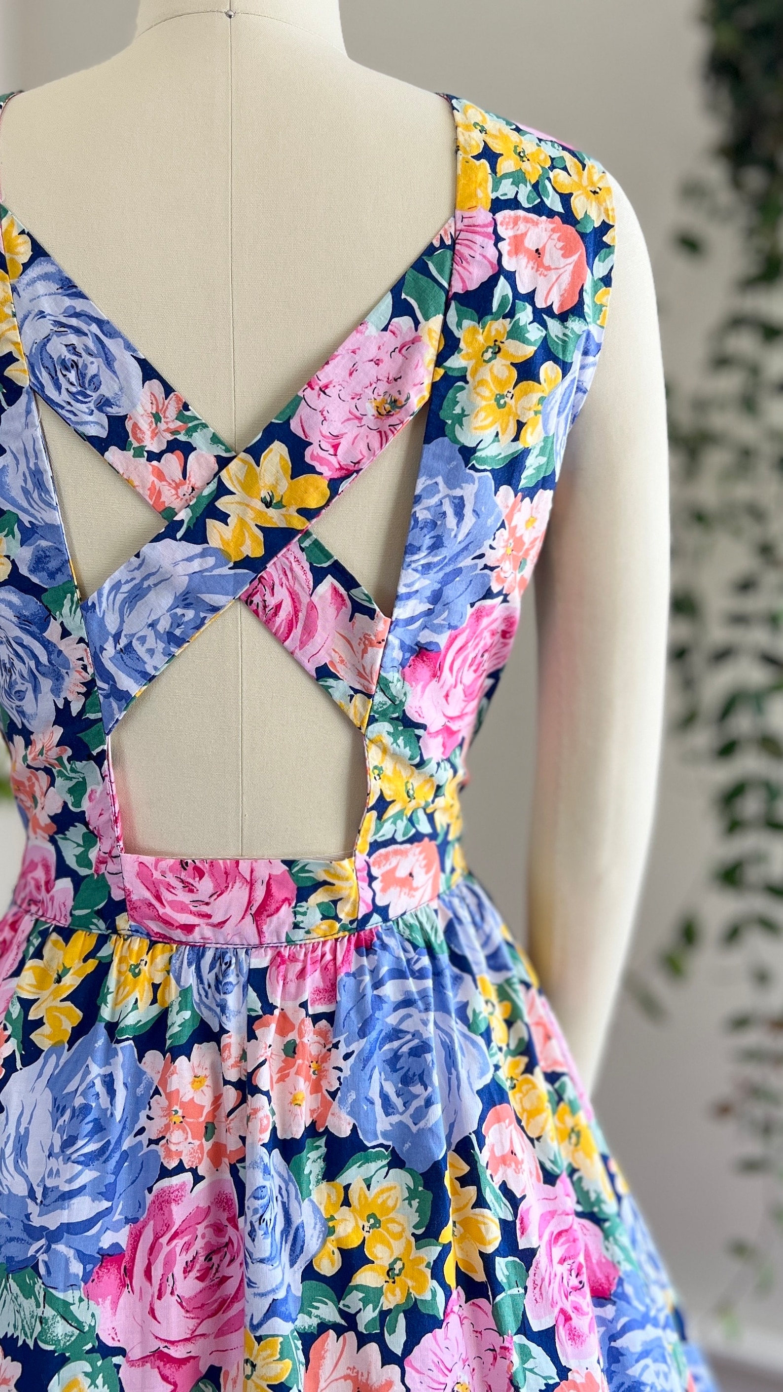 Vintage 1980s Sundress | 80s Open Back Criss Cross Floral Printed ...