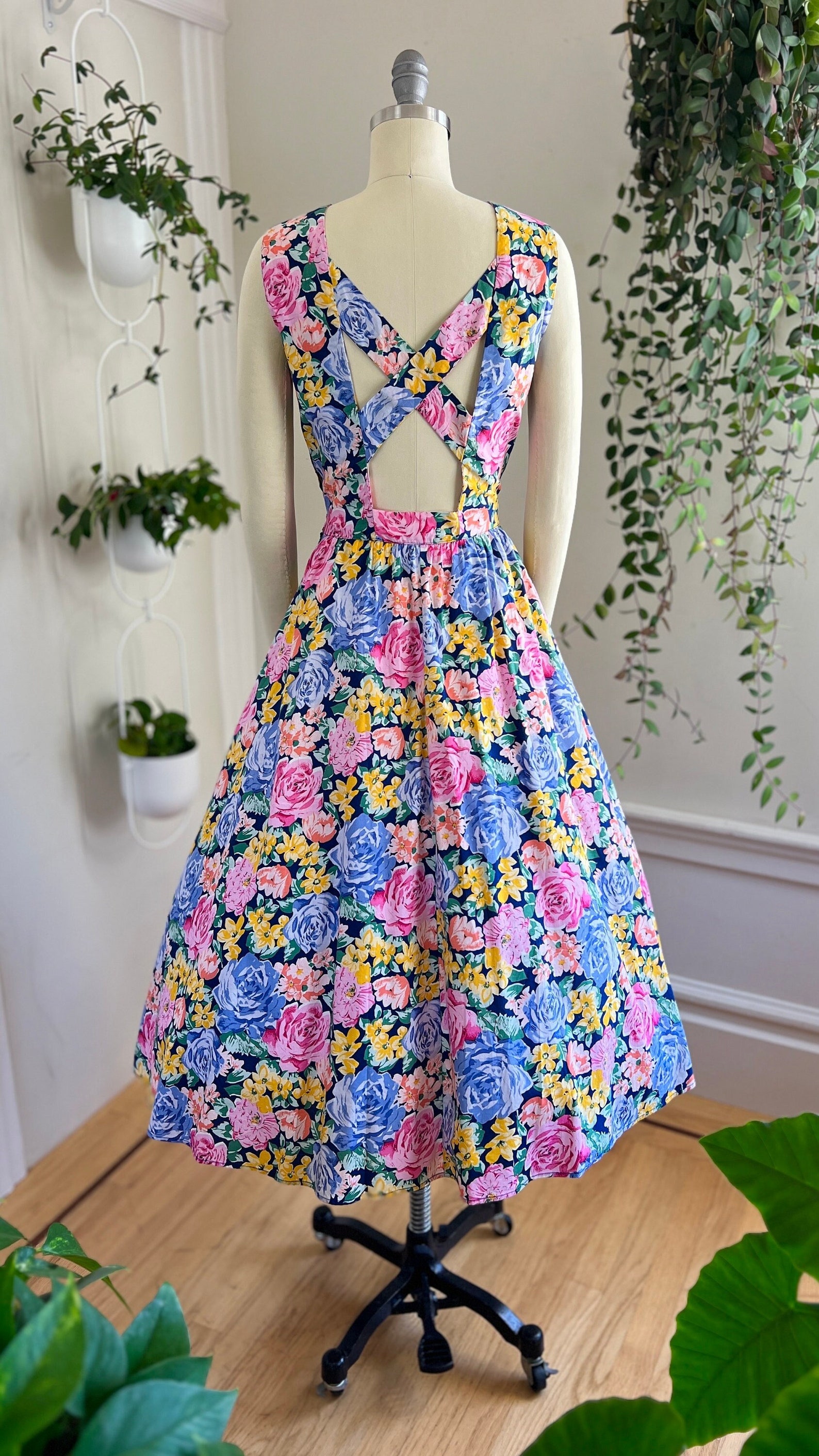 Vintage 1980s Sundress | 80s Open Back Criss Cross Floral Printed ...