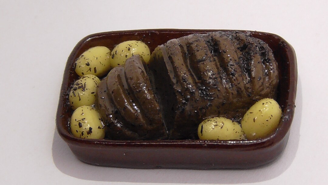 1/12 Scale Dolls House Food Roasting Tin of Beef and Potatoes 6712 ...