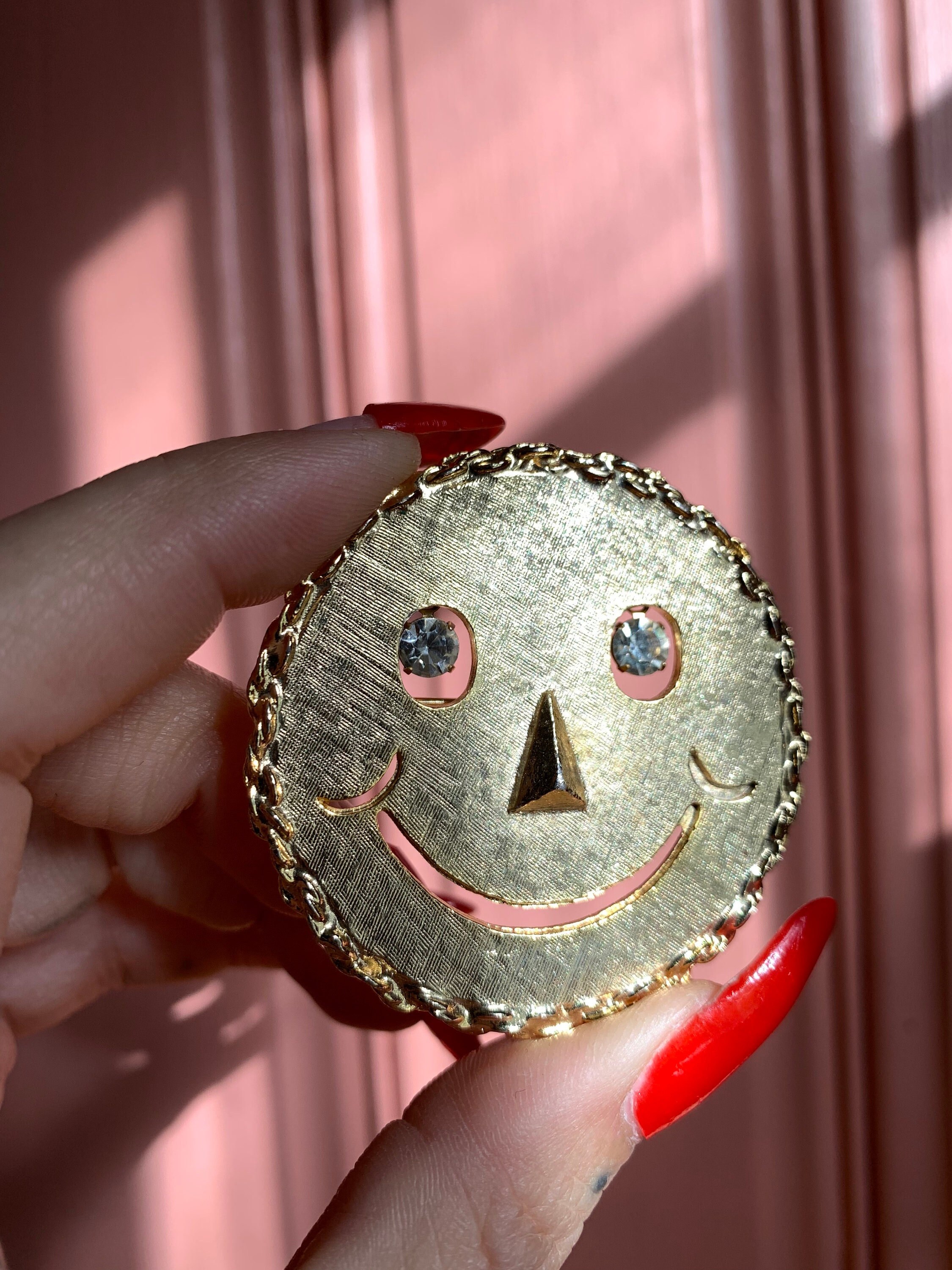 Large Vintage Smiley Face Medallion Brooch With Dangly Rhinestone Eyes ...