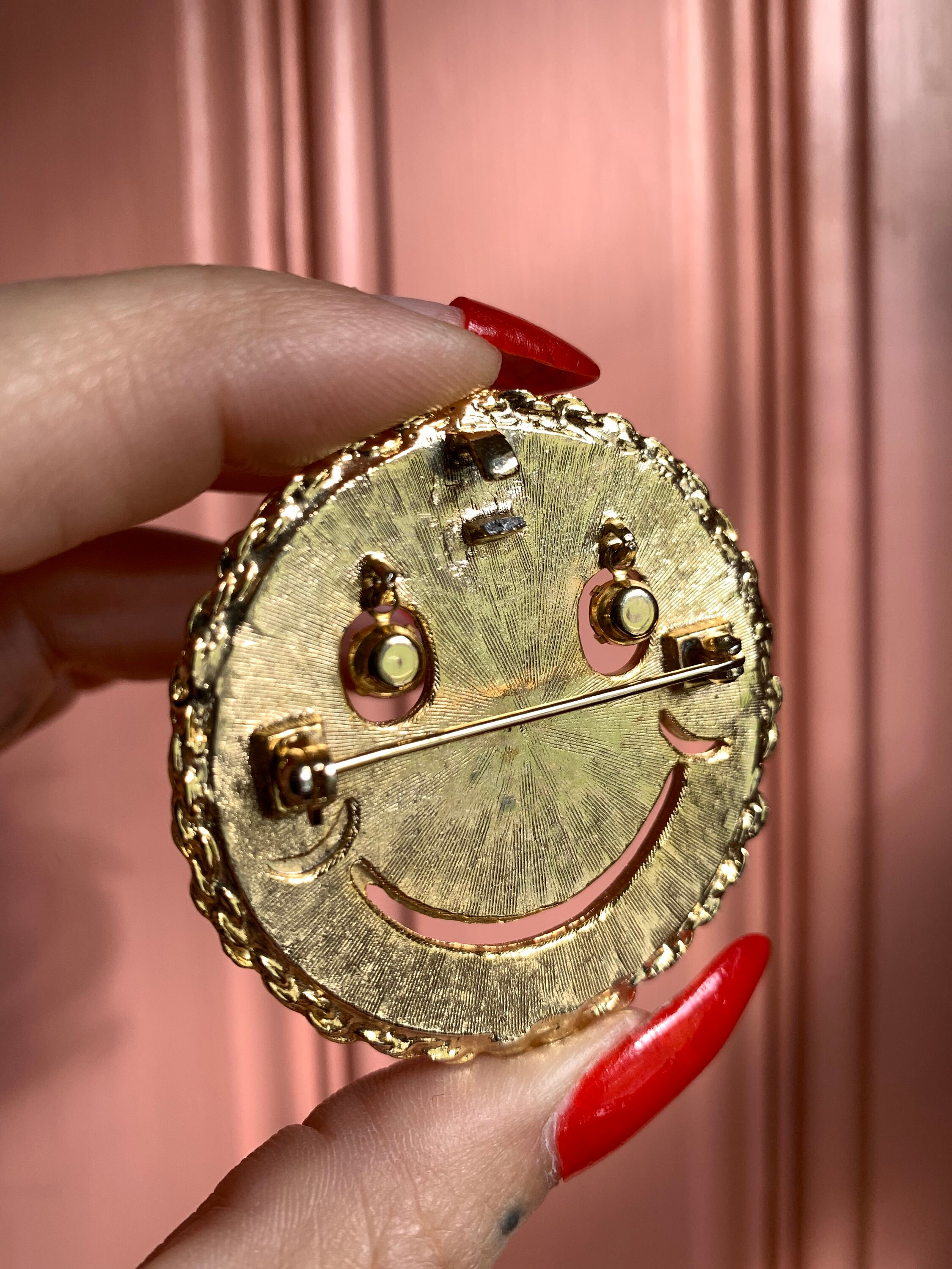 Large Vintage Smiley Face Medallion Brooch With Dangly Rhinestone Eyes ...