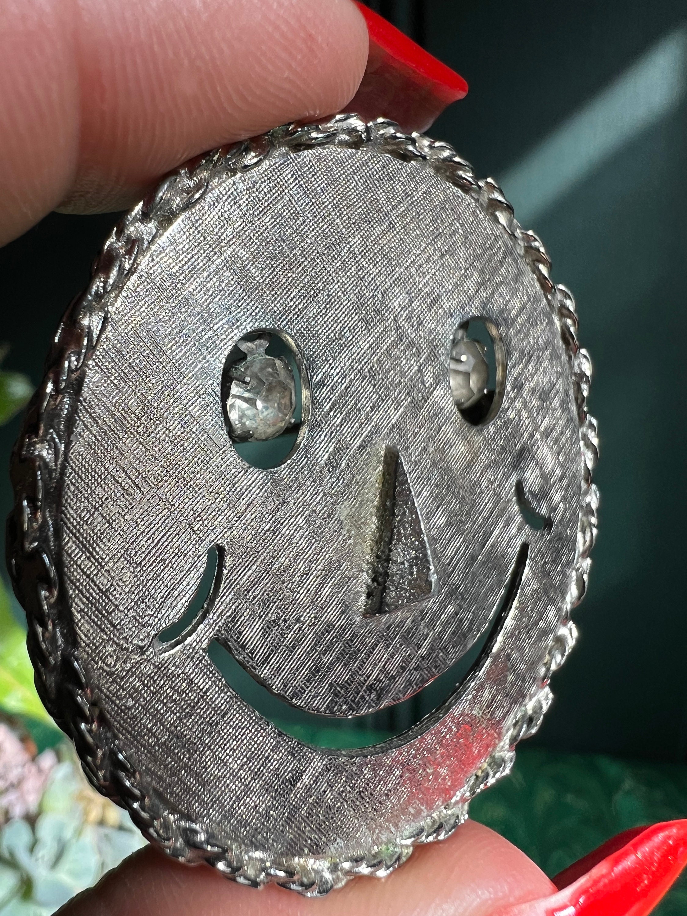 Large Vintage Smiley Face Medallion Brooch With Dangly Rhinestone Eyes ...
