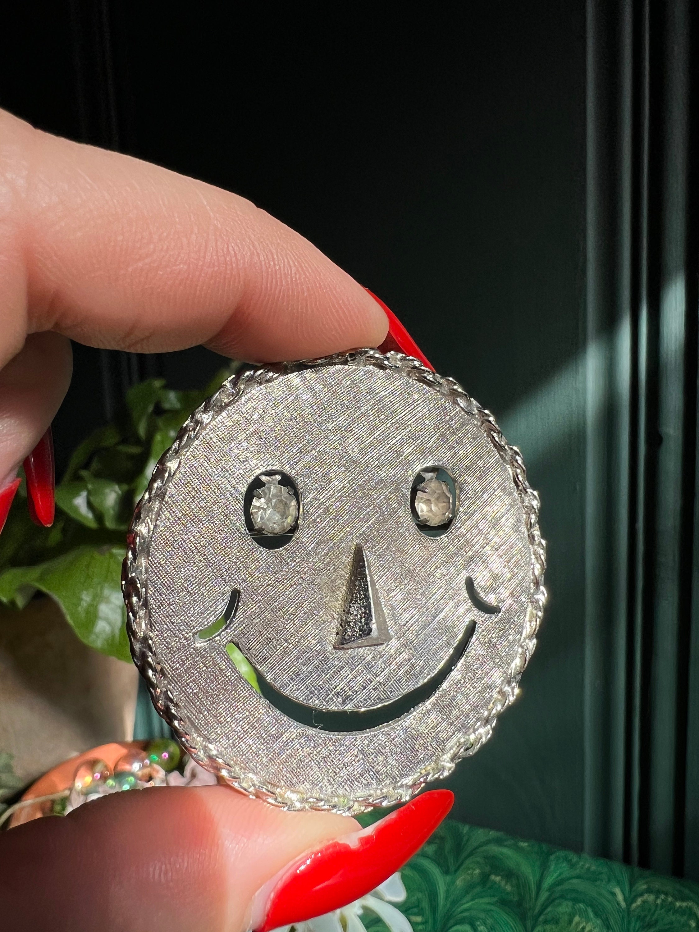 Large Vintage Smiley Face Medallion Brooch With Dangly Rhinestone Eyes ...