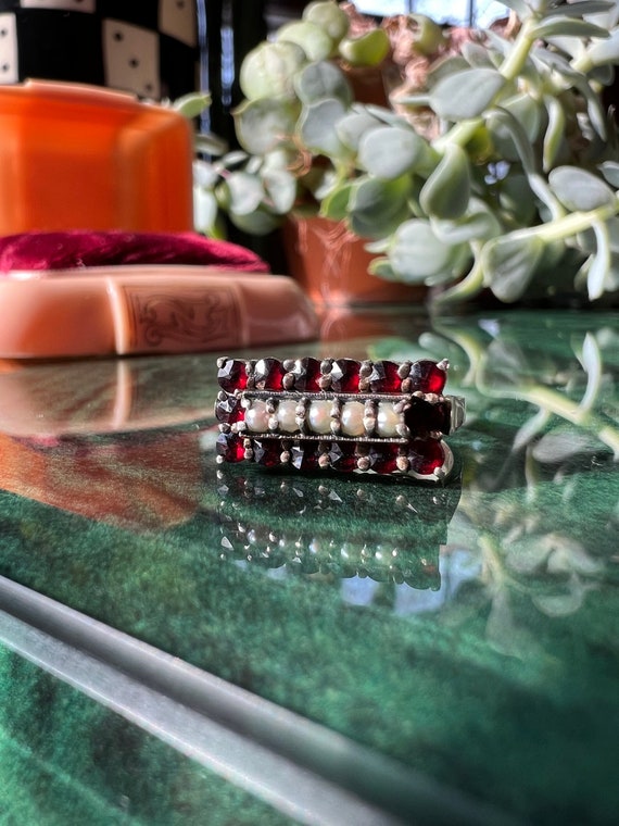 Silver garnet & seed - Gem