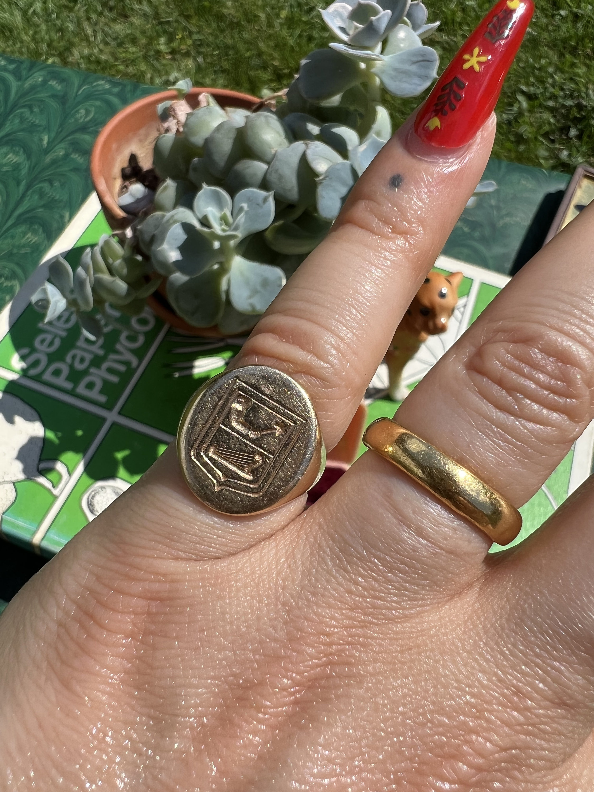 Vintage 10k Yellow Gold Mace And Harp Signet Ring