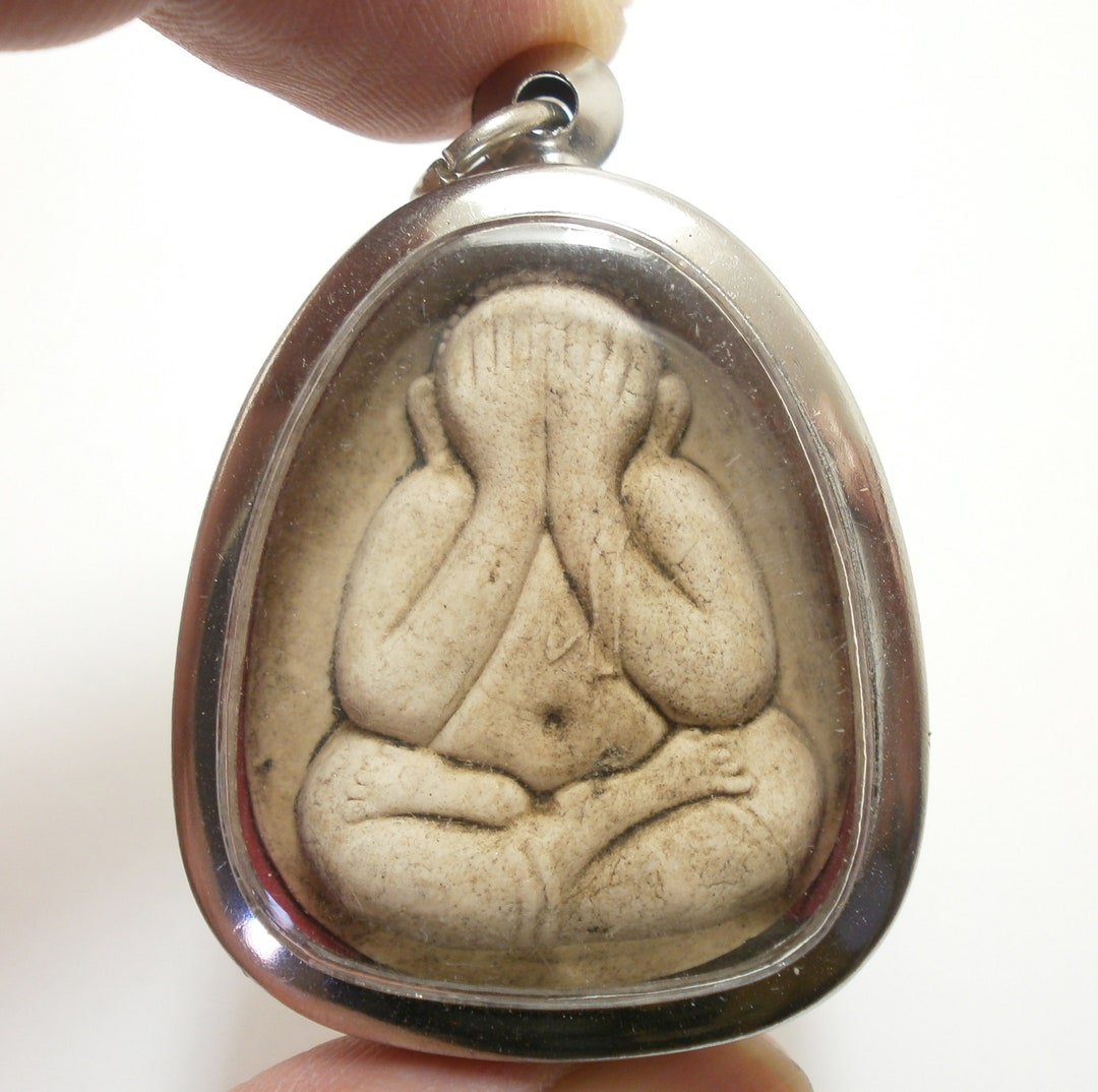 LP Moon Phra Sangkajai Pidta Amulet: Thai Buddha Pendant for Success ...