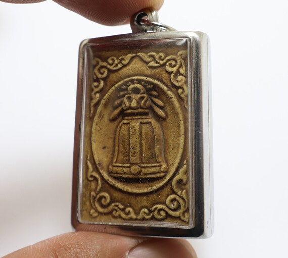 Phra Somdej Toh meditation image surround by Top Benj… - Gem