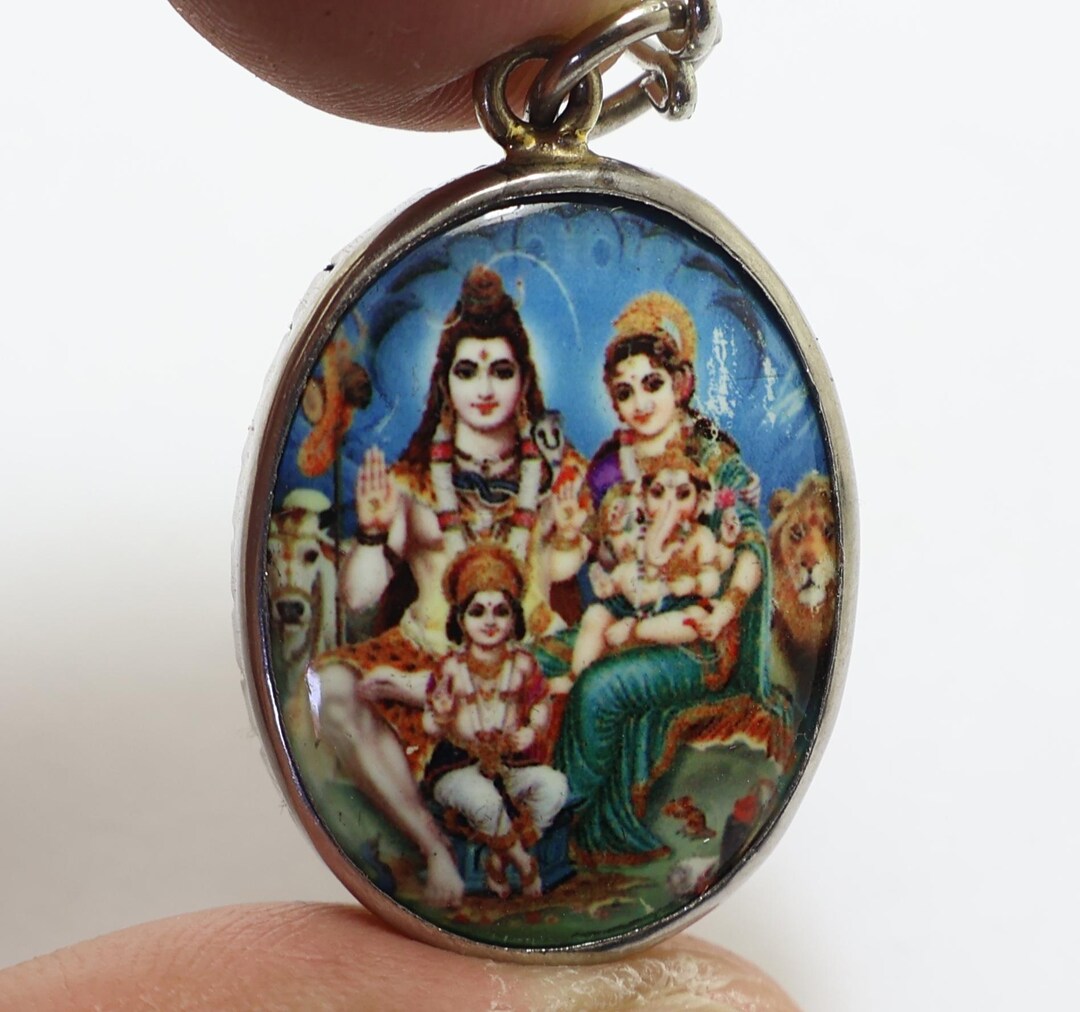 Lord Shiva Maa Parvati Skanda Murugan & Ganesha Ganesh Family Pendant ...