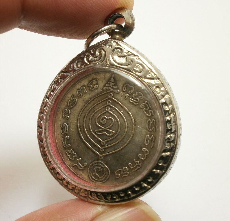LP Doo Millionaire Coin Amulet: Wat Sakae Temple, 1988 - Etsy