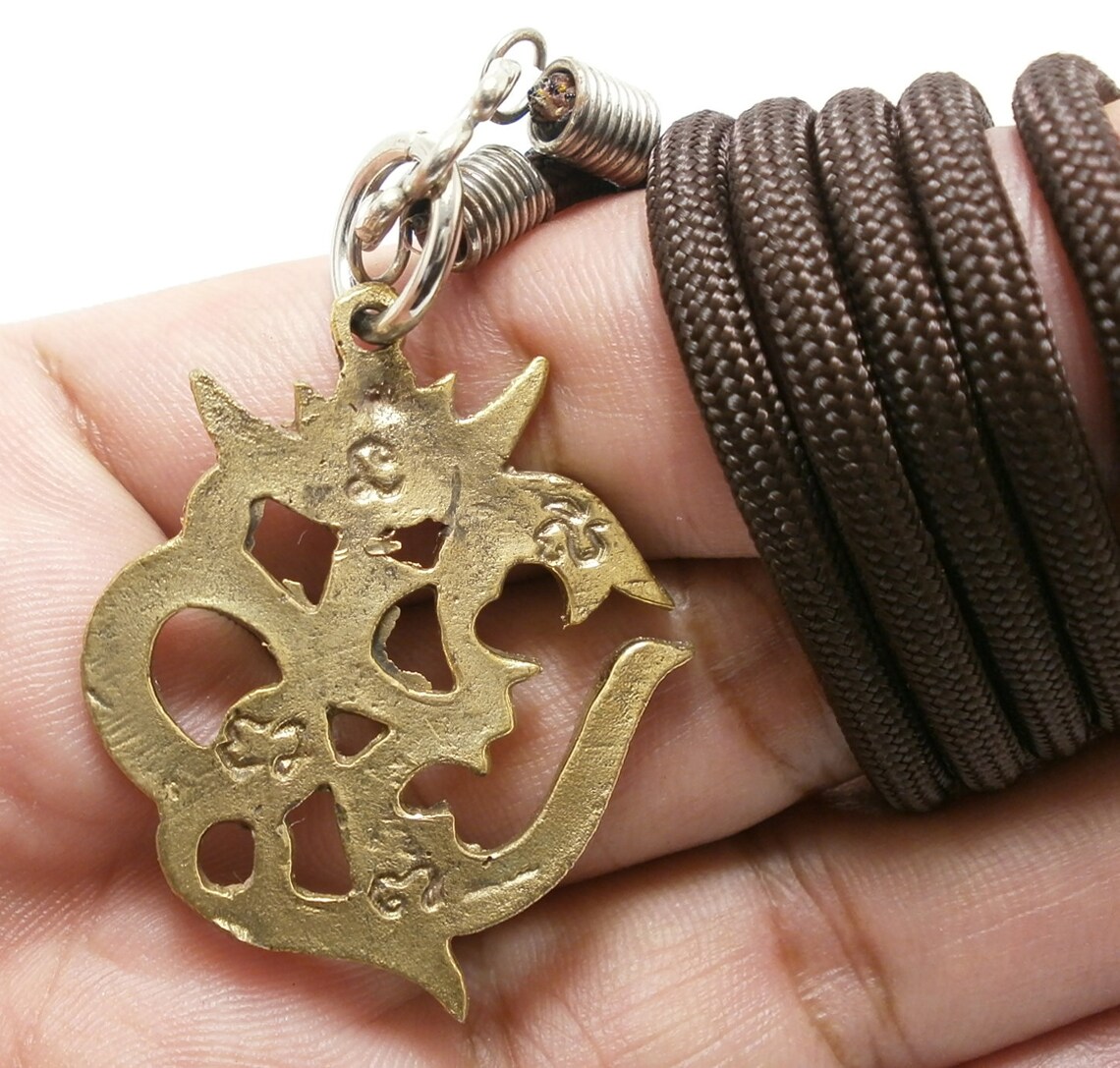 Om Ohm Aum Sacred Symbol Hindu God Deity Sign Hinduism Lucky - Etsy