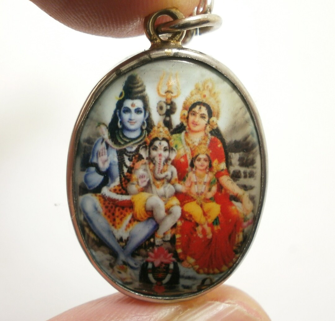 Lord Shiva Maa Parvati Uma Skanda Murugan Ganesha Ganesh Family Pendant ...