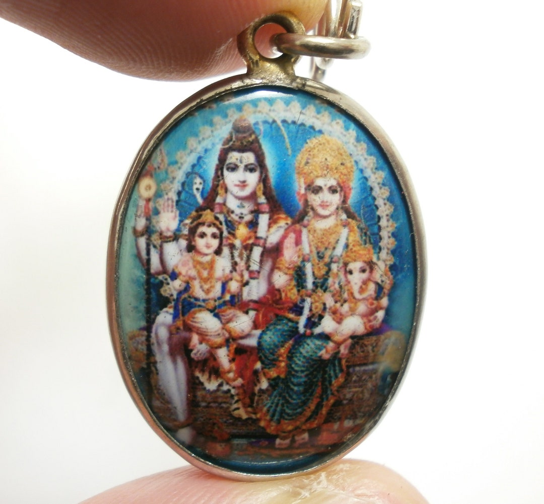 Lord Shiva Maa Parvati Uma Skanda Murugan Ganesha Ganesh Family Pendant ...