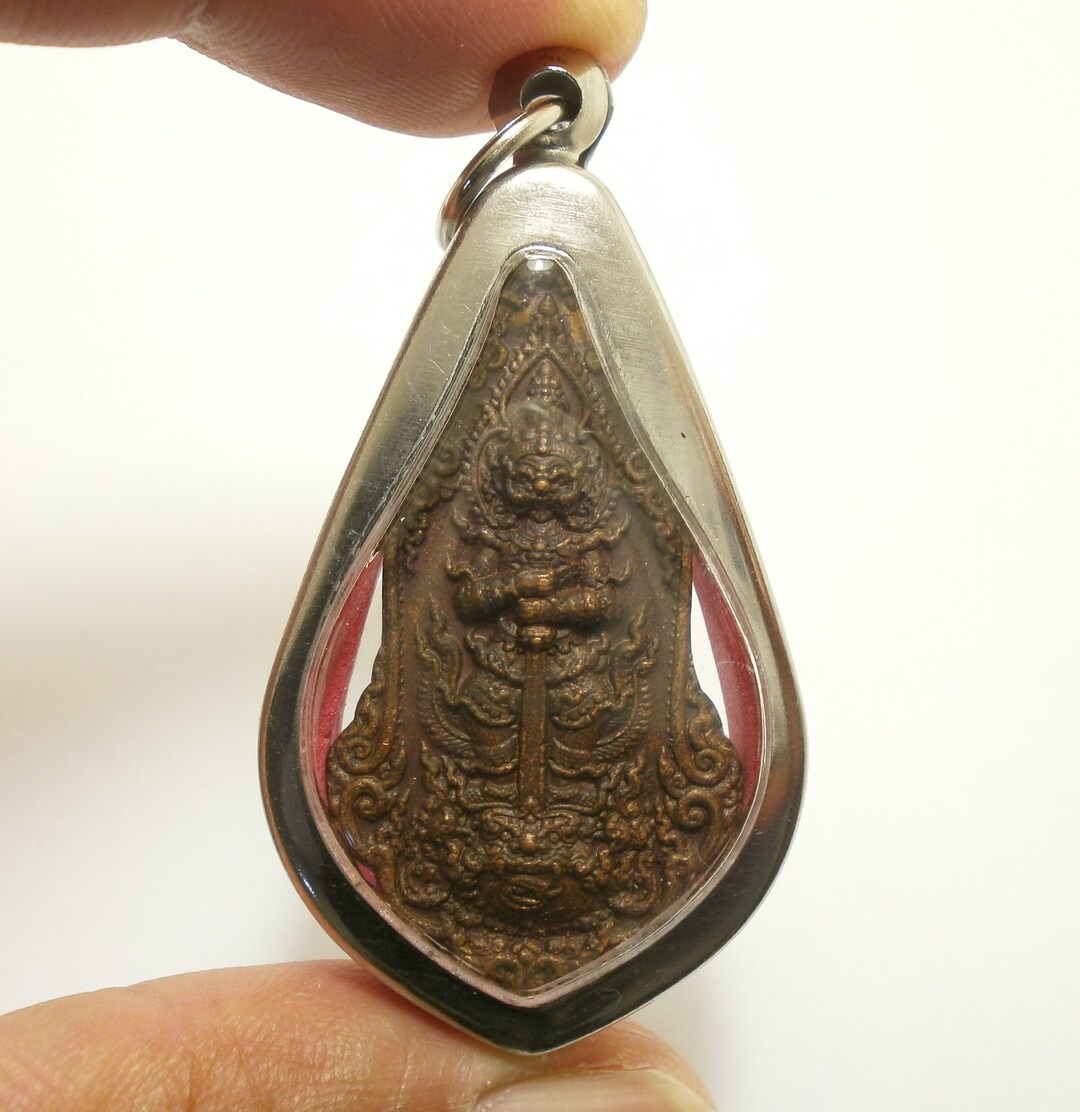 Thao Wessuwan Amulet: LP Pat Blessed Wealth Pendant - Etsy