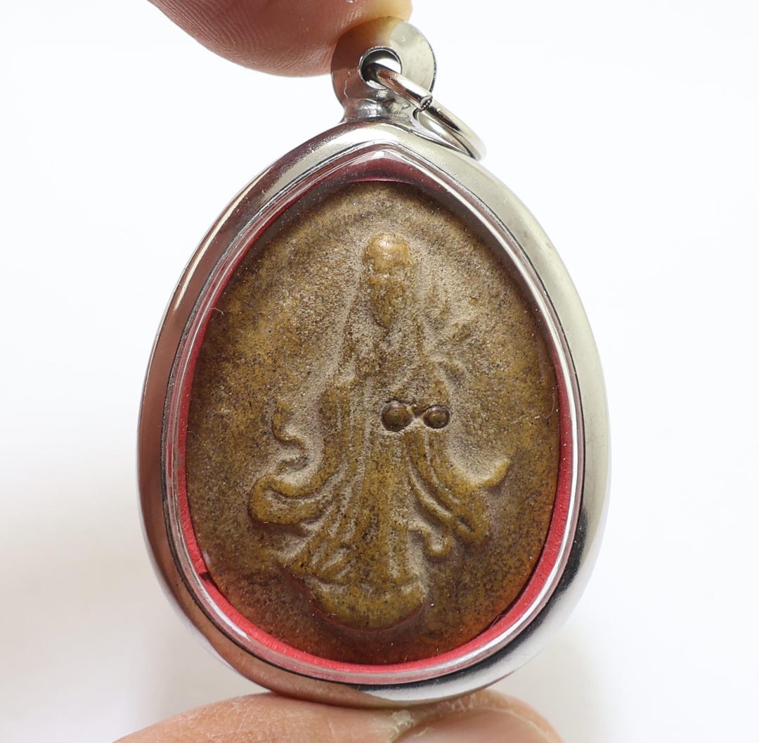 Guan Yin Goddess of Mercy Back Thai Royal Sign Wat Rakang Blessed in 1975 2518 Quan Im Success ...