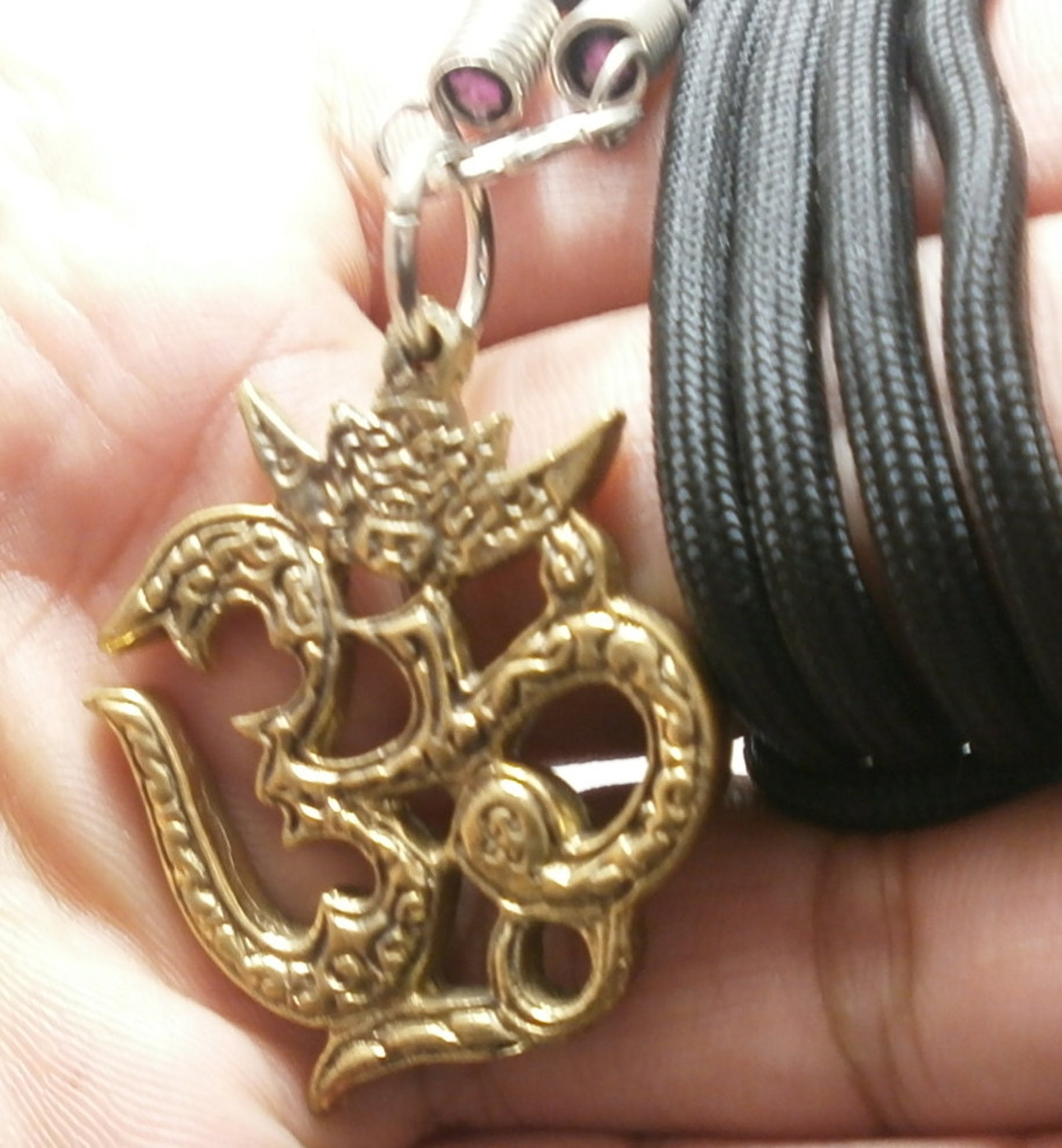 Om Ohm Aum Sacred Symbol Hindu God Deity Sign Hinduism Lucky | Etsy