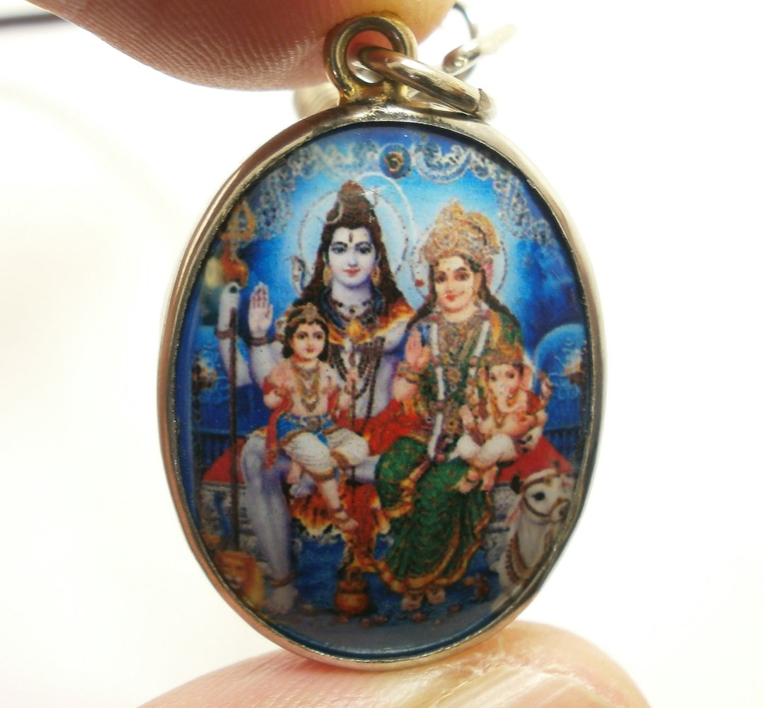 Lord Shiva Maa Parvati Uma Skanda Murugan Ganesha Ganesh Family Pendant ...