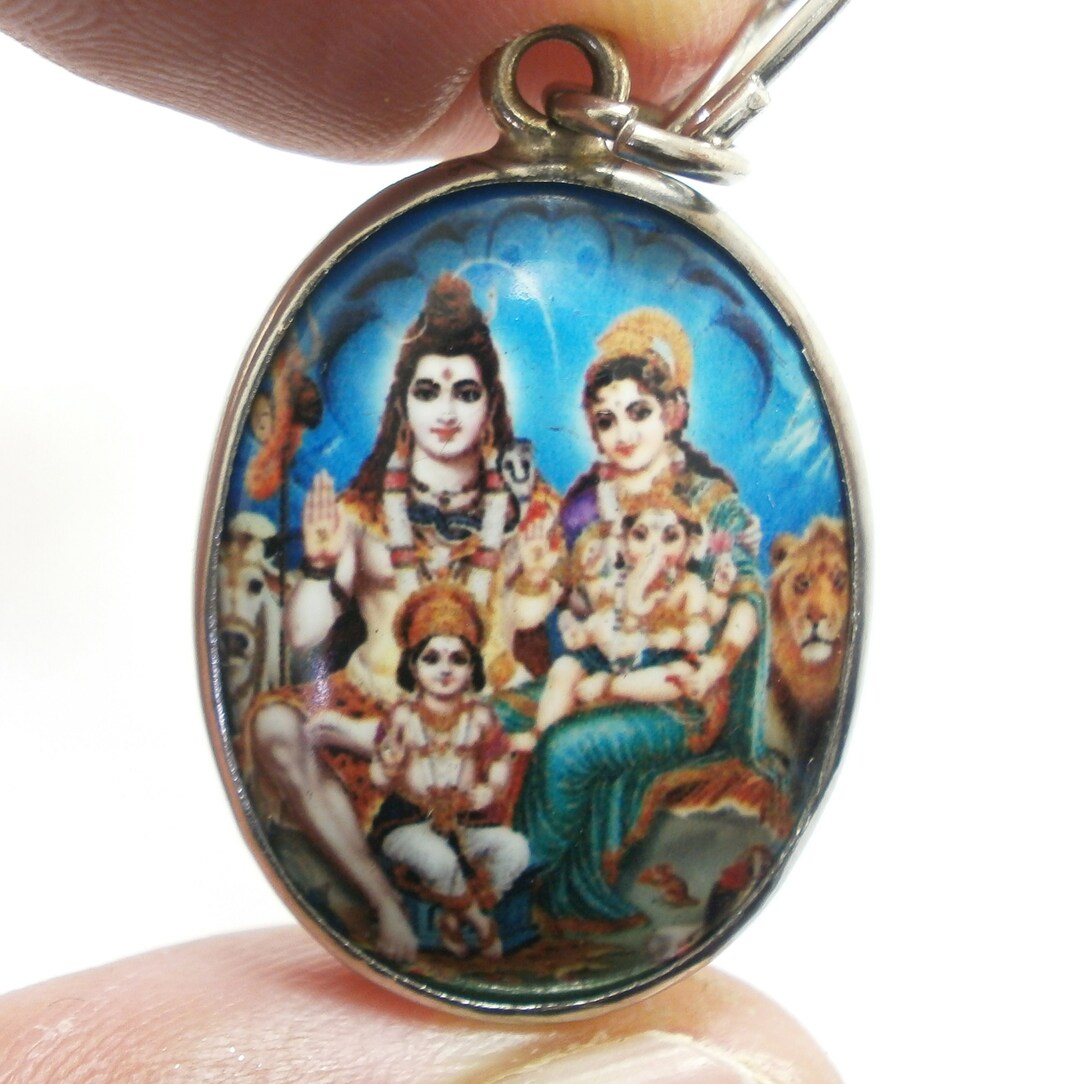 Lord Shiva Maa Parvati Skanda Murugan & Ganesha Ganesh Family Pendant ...