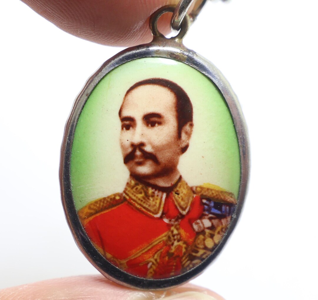 King Rama V Locket Amulet: Thai Blessing Yant ร. 5 Pendant - Etsy