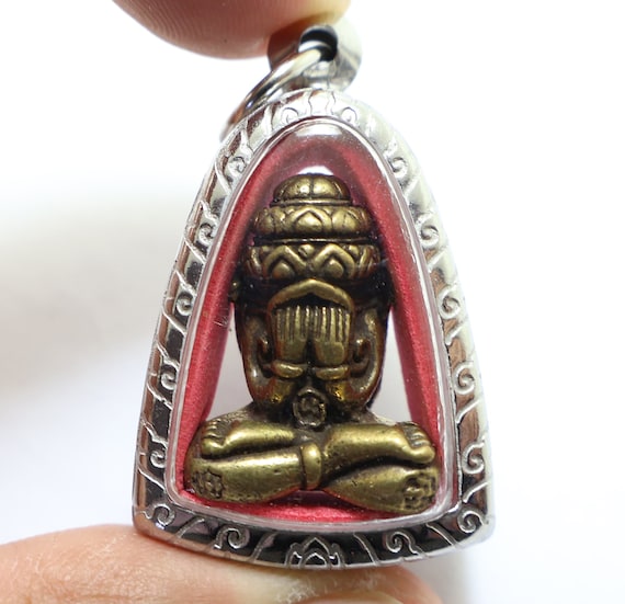 Phra Pidta Pang Phra Karn Buddha Amulet: Miracle & Li… - Gem