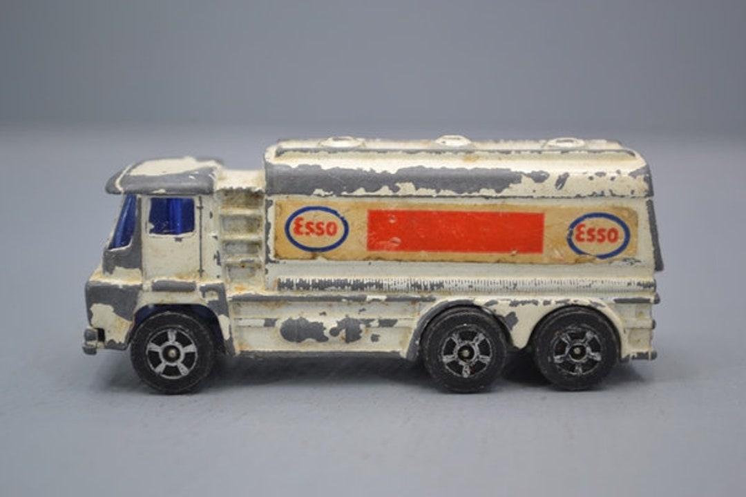Husky Models corgi Guy Warrior Tanker No.14-a1 ESSO - Etsy