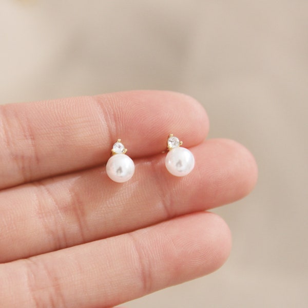 Small Pearl Earrings - Etsy