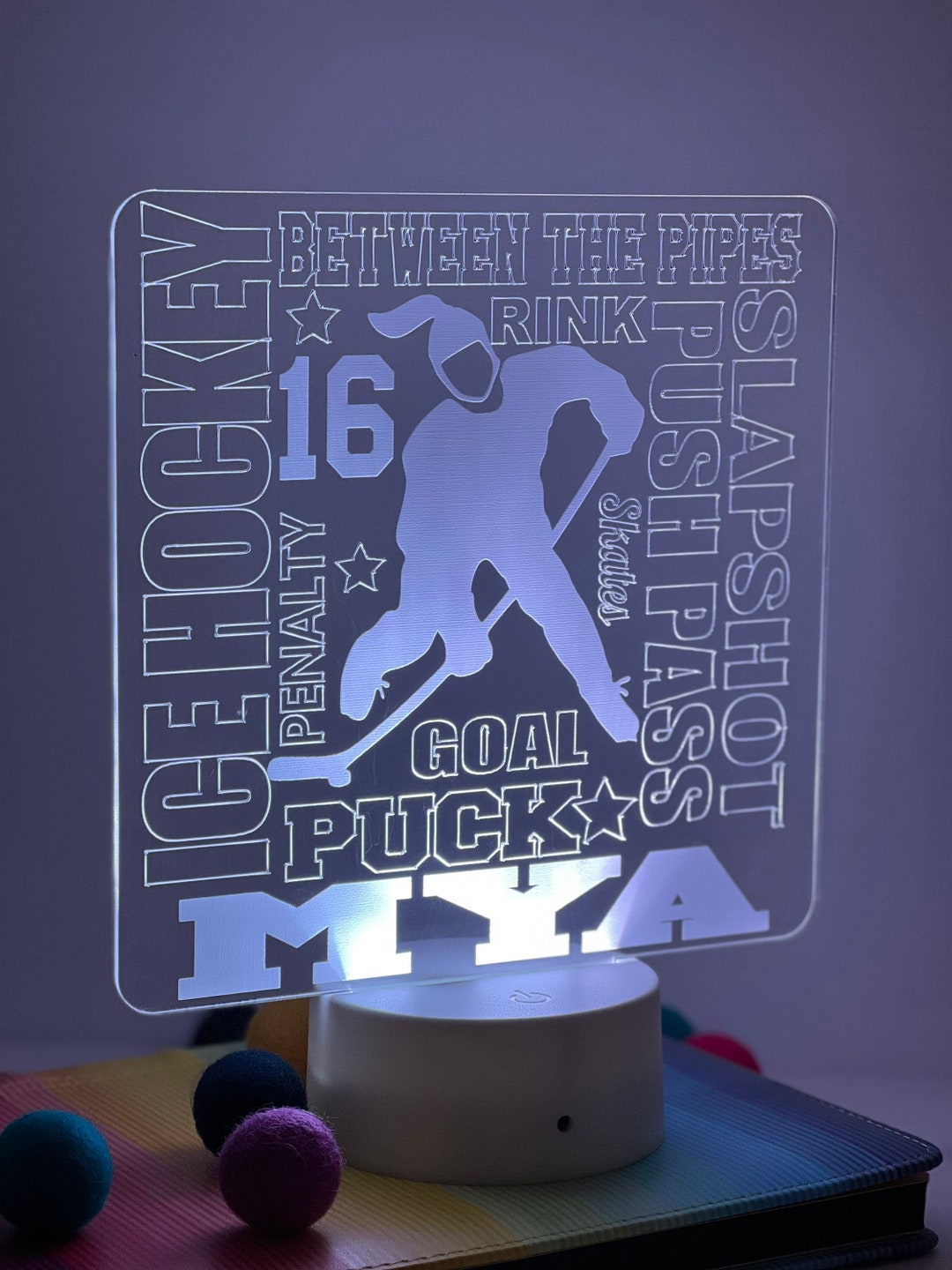 Ice Hockey Girl LED Accent Light, Night Light, Light Can Be Set to ...