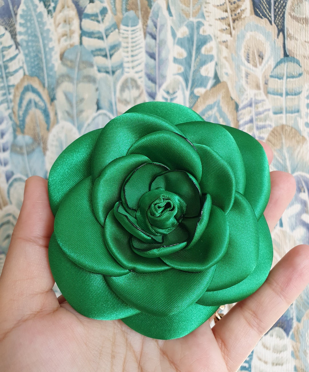 Green Fabric Flower Brooch: Emerald Green Satin Silk Camellia Corsage ...
