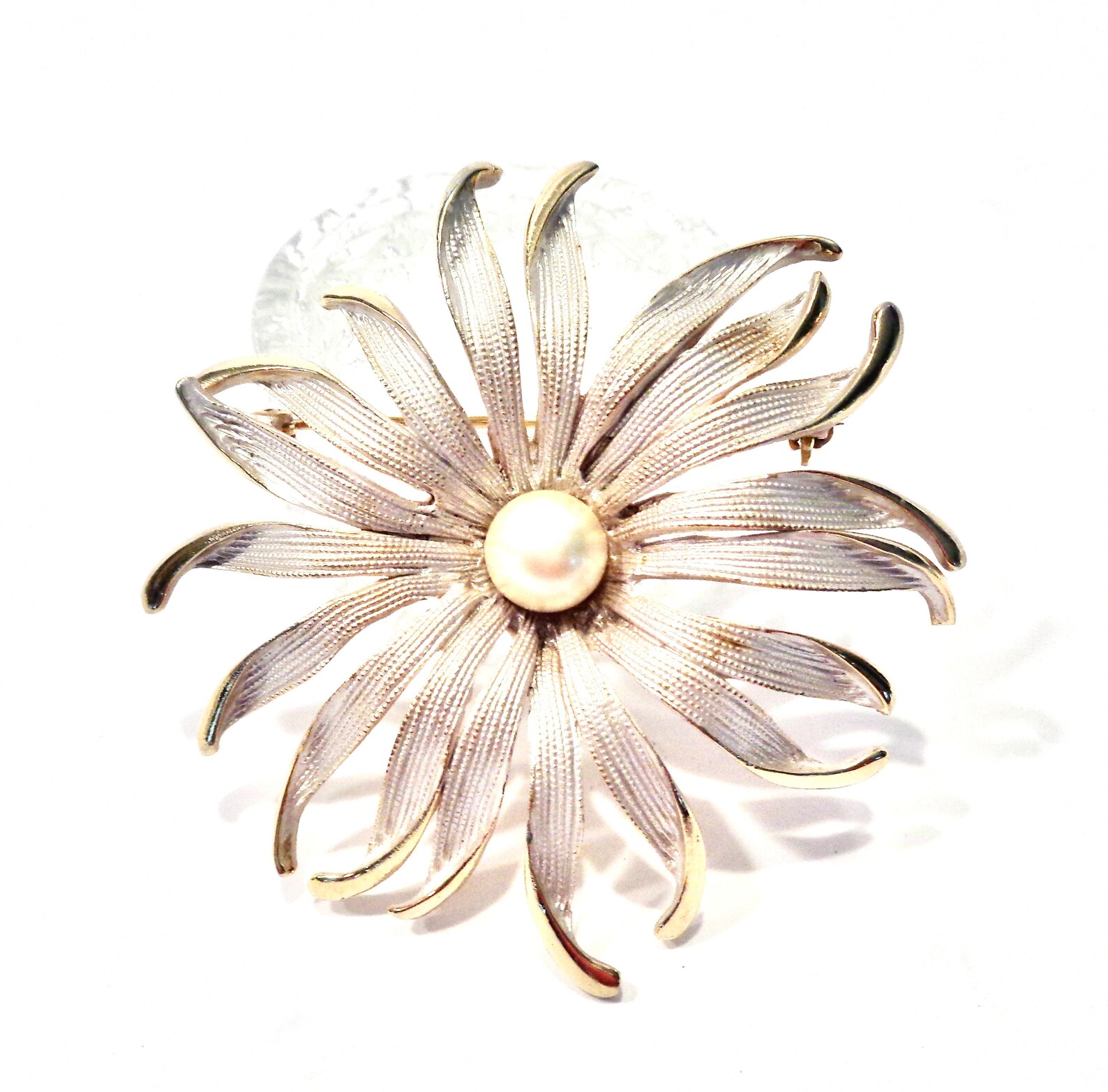Vintage Kramer Floral Pearlized Enamel With Gold-tone Trim Brooch - Etsy