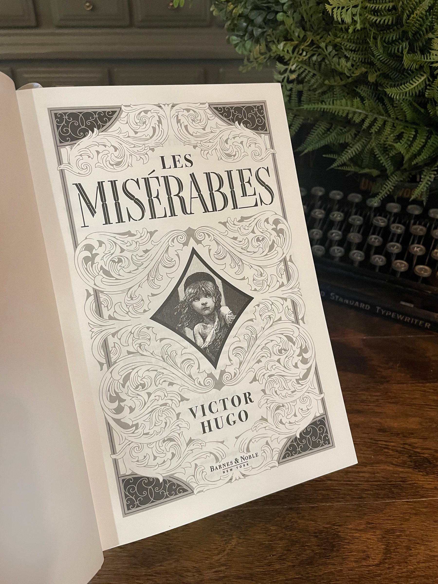 Les Miserables, Collectible Hardcover Classic, Bonded Leather With ...