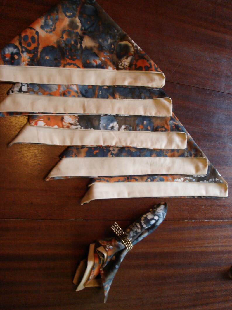 Ghoulish Skull Batik Table Runner and 6 Napkins Reversible - Etsy