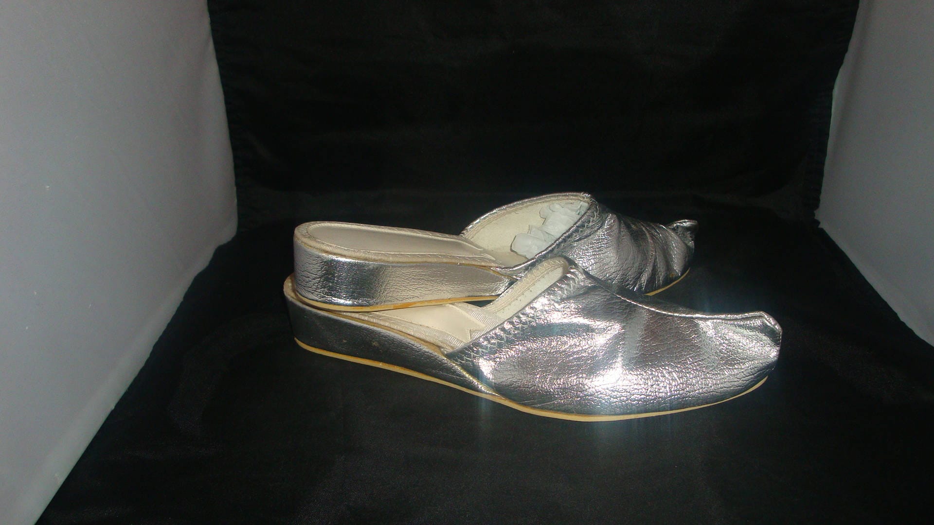 Vintage Bertlyn Newyork Silver Genie elf Women Bedroom Slipper Shoes ...