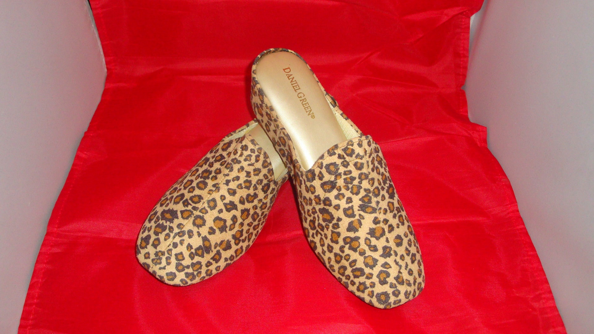Vintage Daniel Green Glamour Cheetah Micro Suede Print Slippers Size 6 ...
