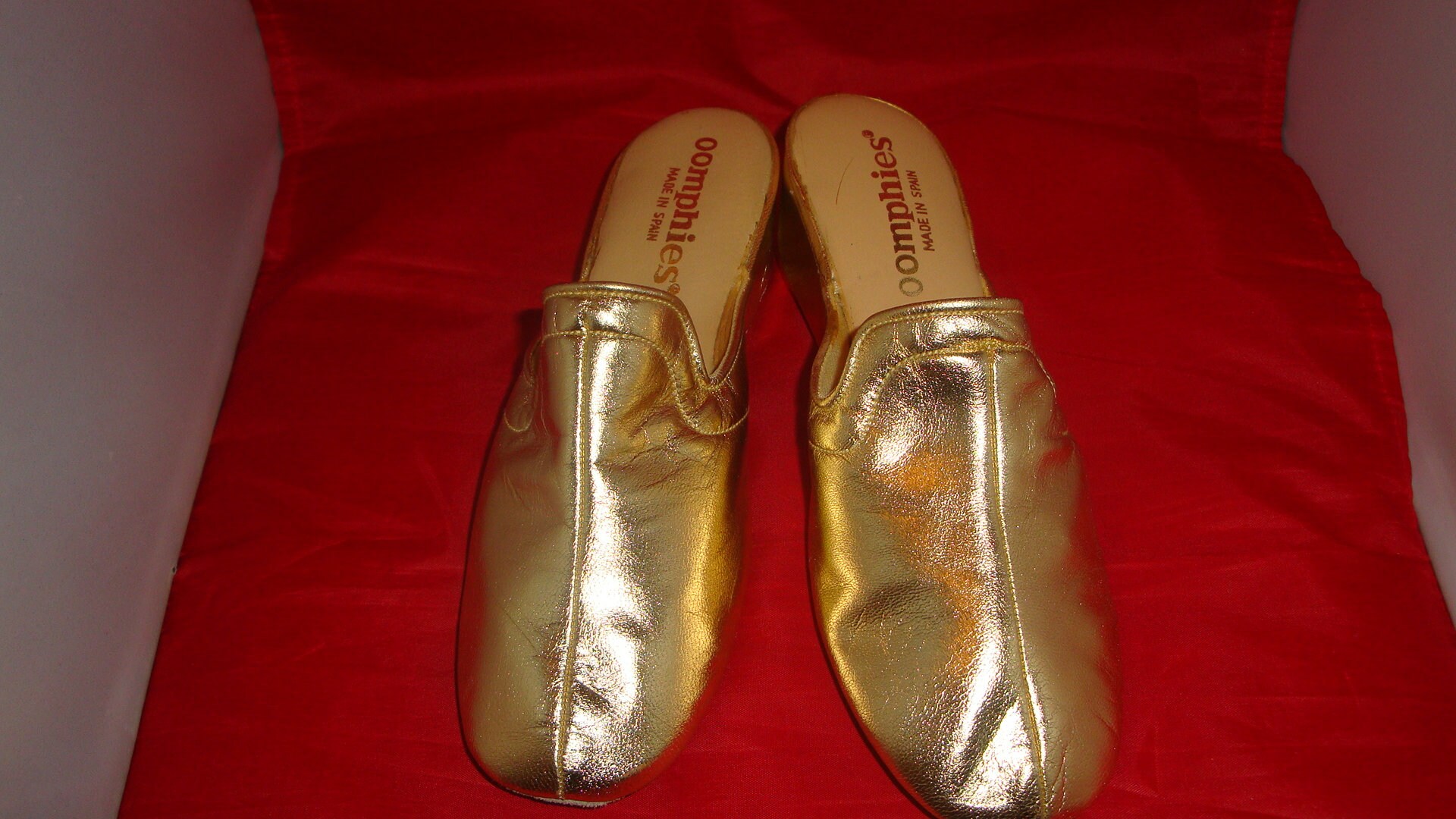 Vintage Oomphies Granada Classic Gold Leather Slippers/ Shoes(1980s ...