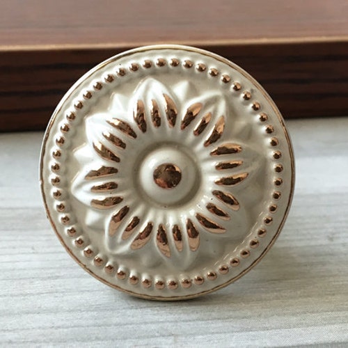 Shabby Chic Knobs / Drawer Knobs / Dresser Drawer Pulls / Oval - Etsy