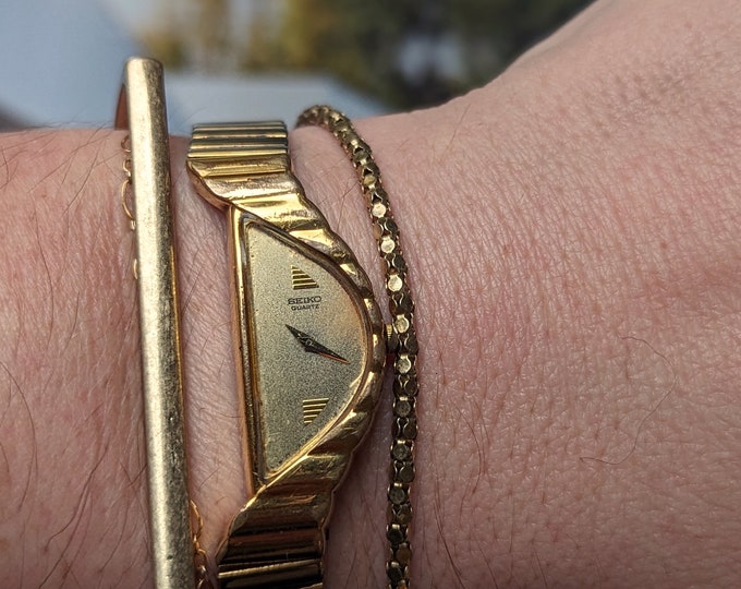 Vintage Gold Tone Seiko Half Moon Watch With New Battery. Large Band ...