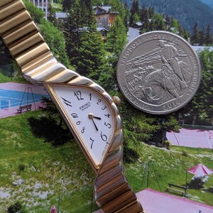 Vintage SEIKO Half Moon Wrist Watch Gold Tone Japan Quartz Movement ...