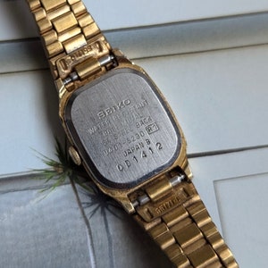Vintage SEIKO Small Tank Quartz Watch With Original Band Diamond Detail ...