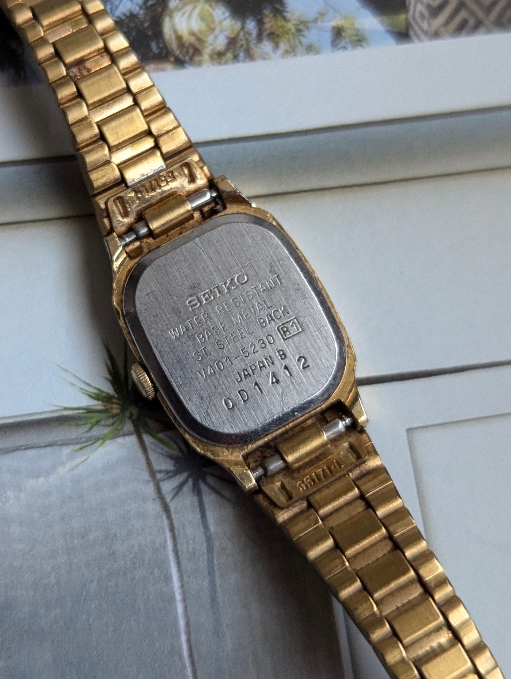 Vintage SEIKO Small Tank Quartz Watch With Original Band Diamond Detail ...