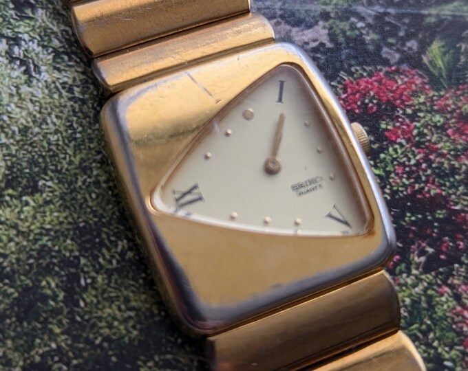 BROKEN Vintage SEIKO Gold Tone Quartz Watch With Piano Style Band and ...