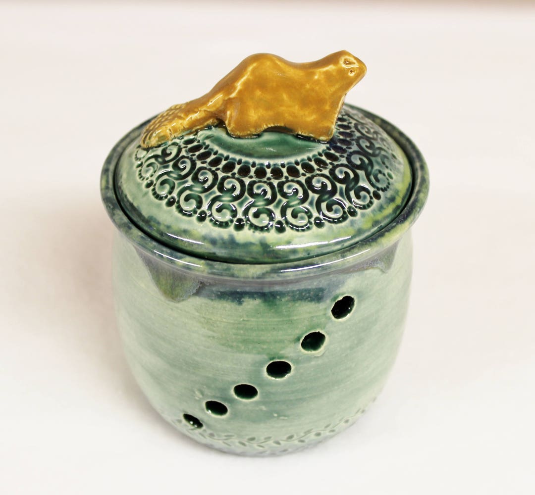 Lookout Beaver Garlic Keeper on Soft Green Water Glazes - Etsy