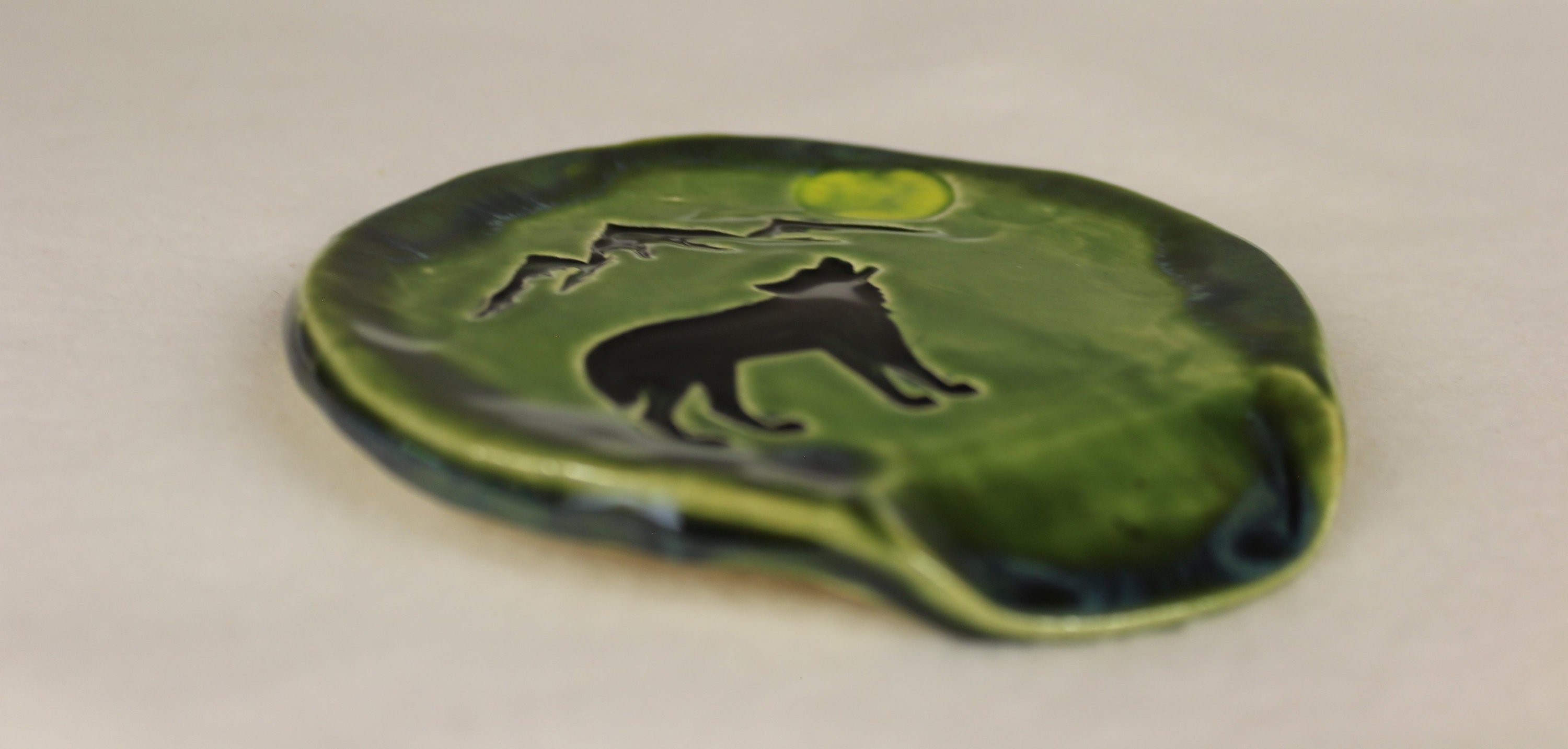 Mountain Wolf Howling at a Full Moon Ceramic Spoon Rest - Etsy