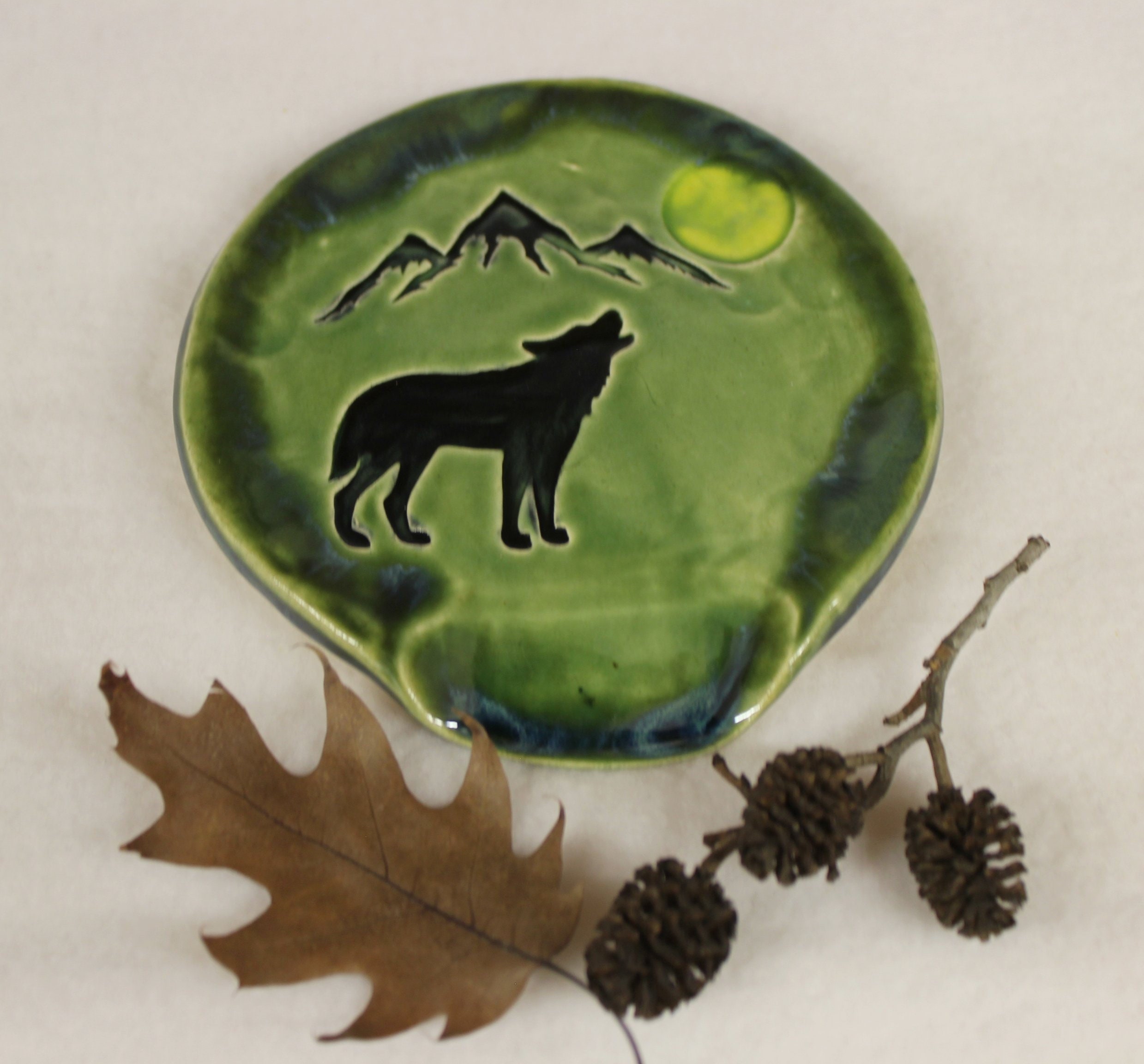 Mountain Wolf Howling at a Full Moon Ceramic Spoon Rest - Etsy