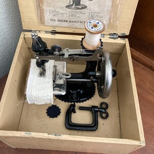Antique Singer 20 Sewing Machine, HTF Early Version, C1914. With Manual ...
