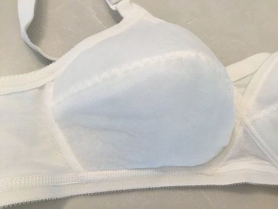 36 B 1960’s bra, midcentury bra, white 36B lace bra, … - Gem